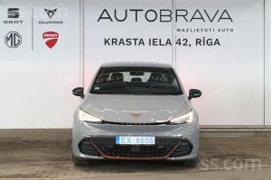 Серый Cupra Born 2024 в Рига, объемом двигателя 0.00 л и пробегом 39 тыс. км за 31490 €, фото 3 на AUTOMOTO.COM.LV