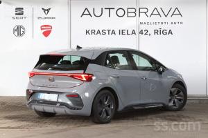 Серый Cupra Born 2024 в Рига, объемом двигателя 0.00 л и пробегом 39 тыс. км за 31490 €, фото 7 на AUTOMOTO.COM.LV