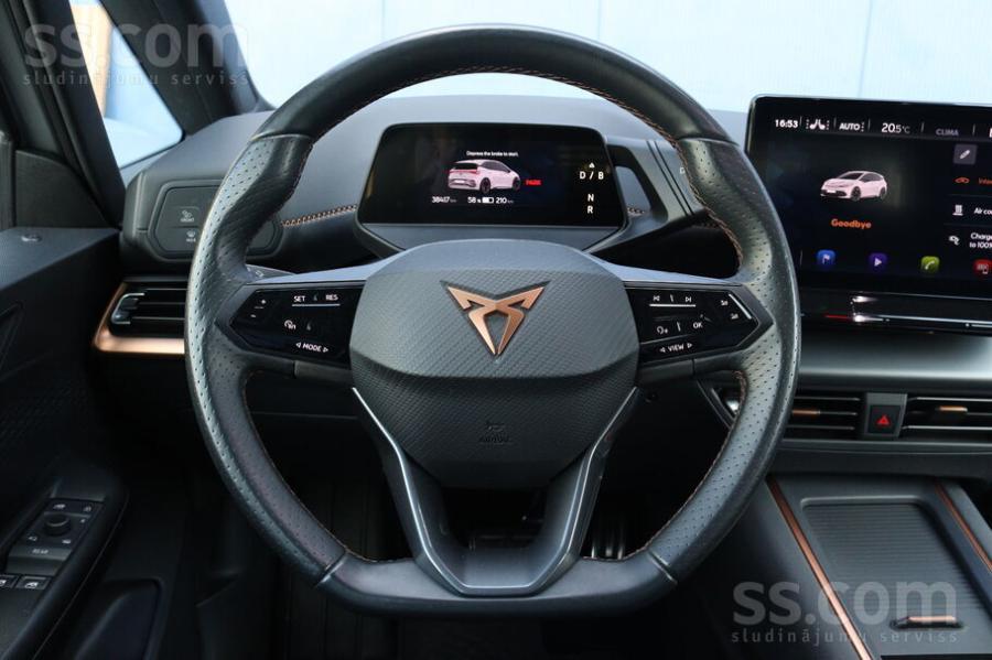 Серый Cupra Born 2024 в Рига, объемом двигателя 0.00 л и пробегом 39 тыс. км за 31490 €, фото 12 на AUTOMOTO.COM.LV