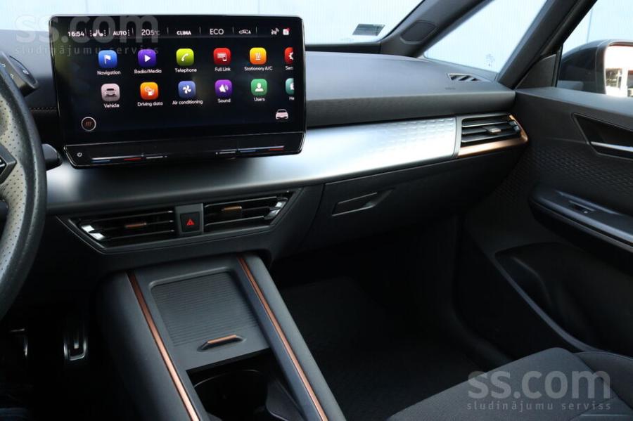 Серый Cupra Born 2024 в Рига, объемом двигателя 0.00 л и пробегом 39 тыс. км за 31490 €, фото 13 на AUTOMOTO.COM.LV