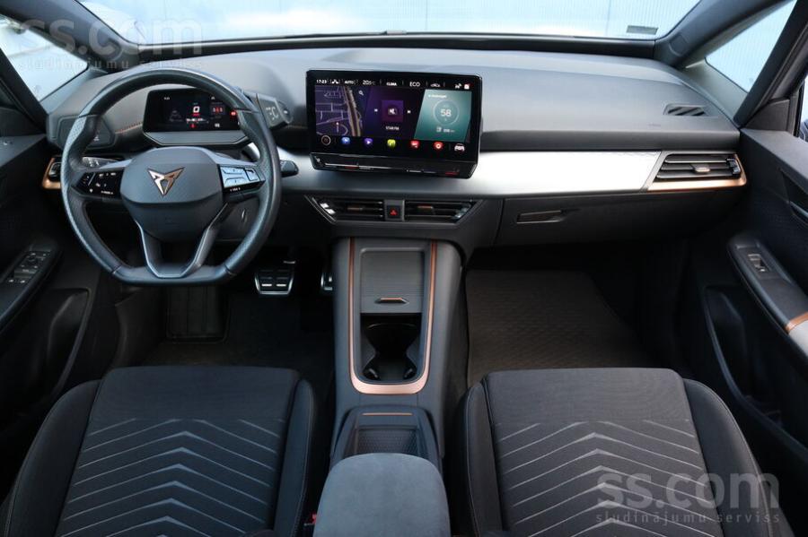 Серый Cupra Born 2024 в Рига, объемом двигателя 0.00 л и пробегом 39 тыс. км за 31490 €, фото 28 на AUTOMOTO.COM.LV