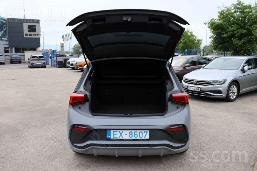 Pelēks Cupra Born 2024 Rīga, ar dzinēja tilpumu 2.00 L un nobraukumu 43 tūkst. km par 31490 €, foto 32 vietnē AUTOMOTO.COM.LV