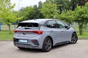 Pelēks Cupra Born 2024 Rīga, ar dzinēja tilpumu 2.00 L un nobraukumu 43 tūkst. km par 31490 €, foto 34 vietnē AUTOMOTO.COM.LV