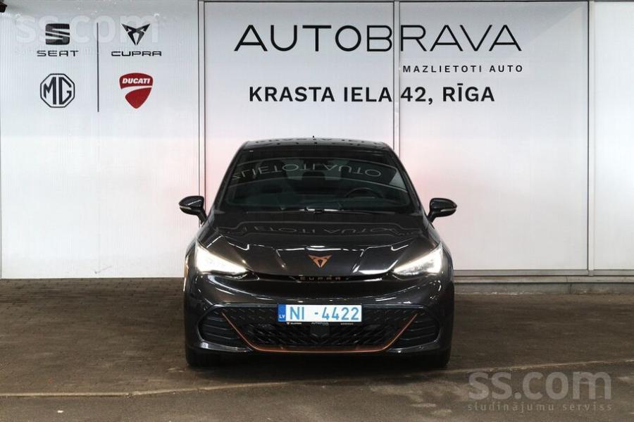 Grey Cupra Born 2024 in Riga, with an engine capacity of 0.00 L and mileage of 31 thousand km for 28990 €, photo 3 on AUTOMOTO.COM.LV