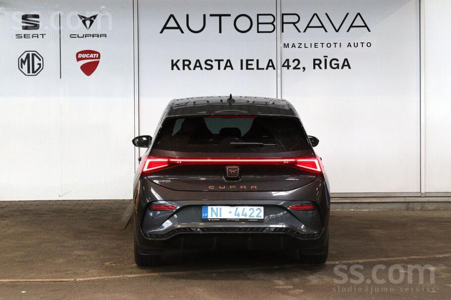 Grey Cupra Born 2024 in Riga, with an engine capacity of 0.00 L and mileage of 31 thousand km for 28990 €, photo 8 on AUTOMOTO.COM.LV