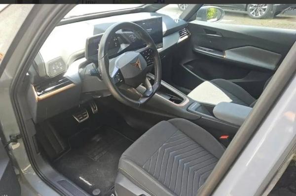 Pelēks Cupra Born 2024 Rīga, ar dzinēja tilpumu 0.00 L un nobraukumu 33 tūkst. km par 27990 €, foto 6 vietnē AUTOMOTO.COM.LV