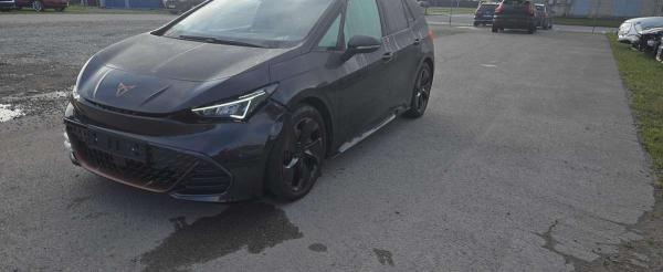 Серый Cupra Born 2024 в Шяуляй, объемом двигателя 0.00 л и пробегом 33 тыс. км за 22900 €, фото 2 на AUTOMOTO.COM.LV