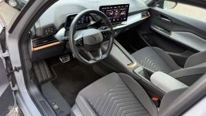 Pelēks Cupra Born 2024 Rīga, ar dzinēja tilpumu 0.00 L un nobraukumu 20 tūkst. km par 26995 €, foto 21 vietnē AUTOMOTO.COM.LV