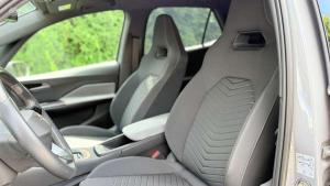 Pelēks Cupra Born 2024 Rīga, ar dzinēja tilpumu 0.00 L un nobraukumu 20 tūkst. km par 26995 €, foto 23 vietnē AUTOMOTO.COM.LV