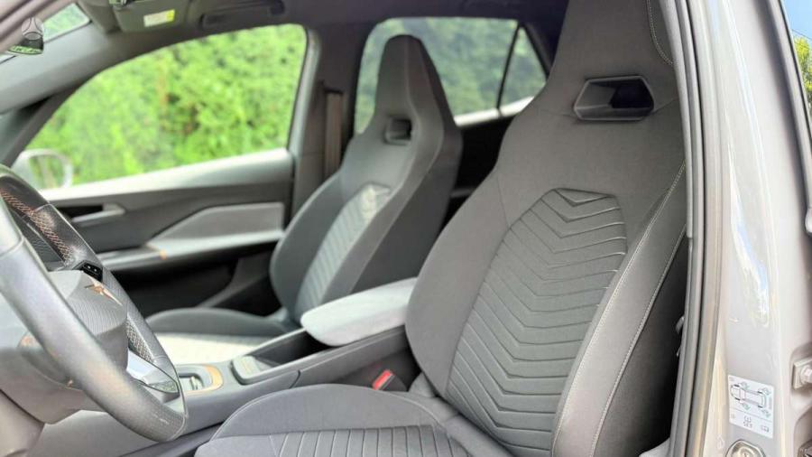 Pelēks Cupra Born 2024 Rīga, ar dzinēja tilpumu 0.00 L un nobraukumu 20 tūkst. km par 26995 €, foto 23 vietnē AUTOMOTO.COM.LV