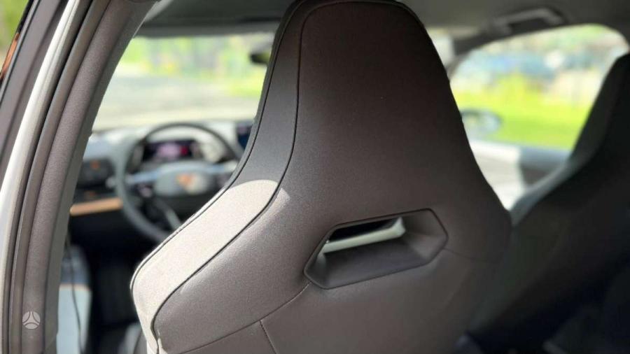 Pelēks Cupra Born 2024 Rīga, ar dzinēja tilpumu 0.00 L un nobraukumu 20 tūkst. km par 26995 €, foto 25 vietnē AUTOMOTO.COM.LV