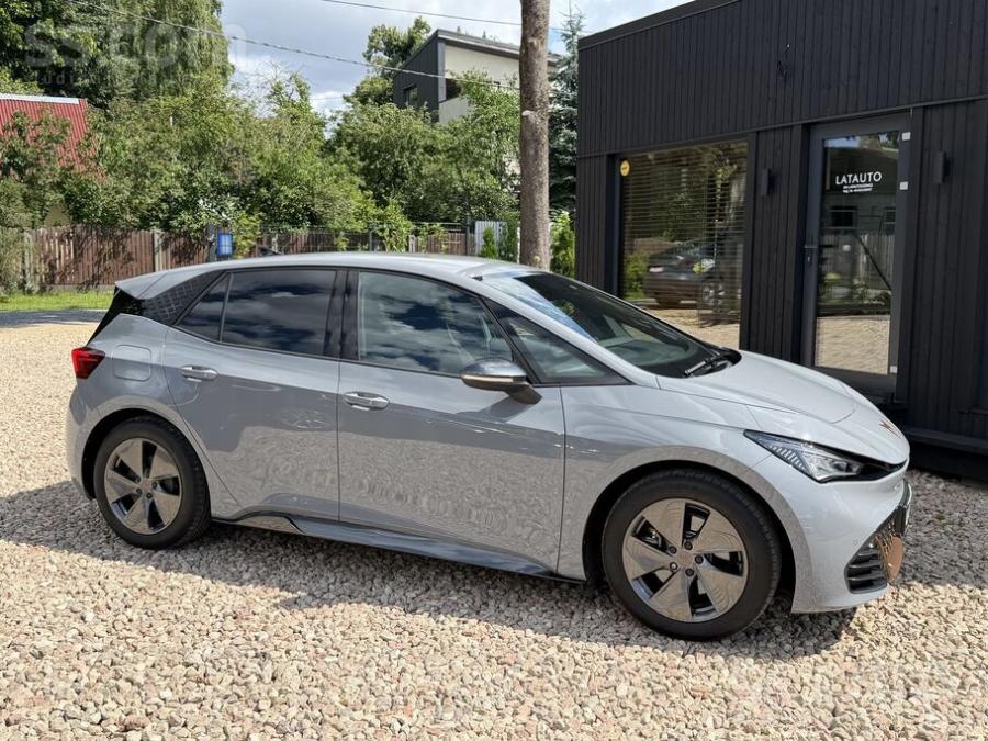 Pelēks Cupra Born 2024 Rīga, ar dzinēja tilpumu 0.00 L un nobraukumu 20 tūkst. km par 26995 €, foto 5 vietnē AUTOMOTO.COM.LV