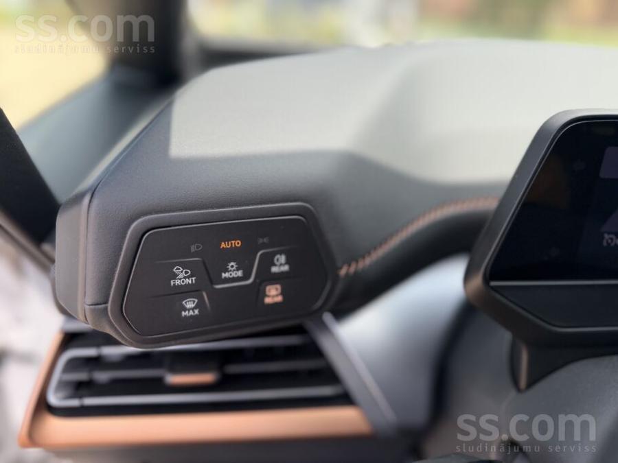 Pelēks Cupra Born 2024 Rīga, ar dzinēja tilpumu 0.00 L un nobraukumu 20 tūkst. km par 26995 €, foto 24 vietnē AUTOMOTO.COM.LV