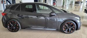 Серый Cupra Born 2024 в Шяуляй, объемом двигателя 0.00 л и пробегом 33 тыс. км за 25900 €, фото 6 на AUTOMOTO.COM.LV