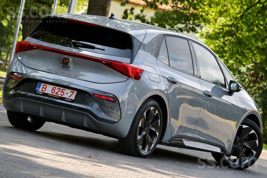 Grey Cupra Born 2024 in Riga, with an engine capacity of 0.00 L and mileage of 32 thousand km for 26790 €, photo 3 on AUTOMOTO.COM.LV