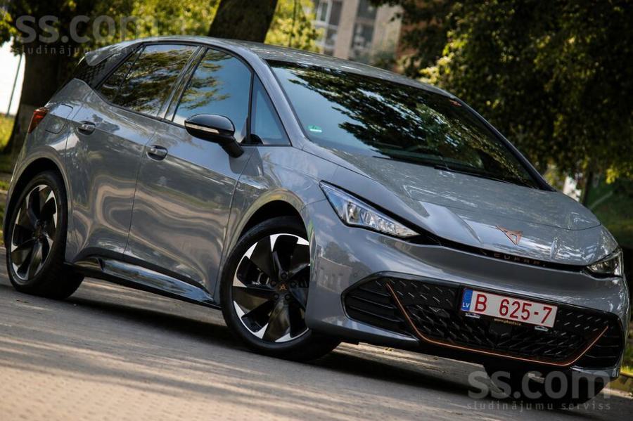 Grey Cupra Born 2024 in Riga, with an engine capacity of 0.00 L and mileage of 32 thousand km for 26790 €, photo 4 on AUTOMOTO.COM.LV