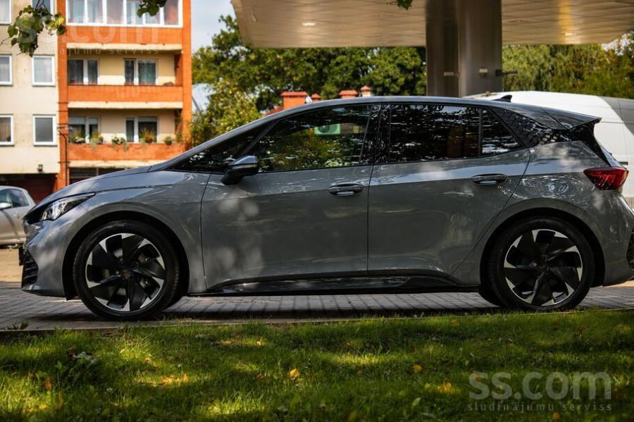 Grey Cupra Born 2024 in Riga, with an engine capacity of 0.00 L and mileage of 32 thousand km for 26790 €, photo 6 on AUTOMOTO.COM.LV