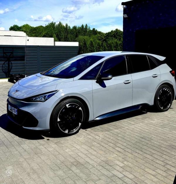 Grey Cupra Born 2025 in Kaunas, with an engine capacity of 0.00 L and mileage of 16 thousand km for 32800 €, photo 8 on AUTOMOTO.COM.LV