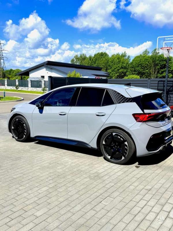 Серый Cupra Born 2025 в Каунас, объемом двигателя 0.00 л и пробегом 16 тыс. км за 32800 €, фото 10 на AUTOMOTO.COM.LV