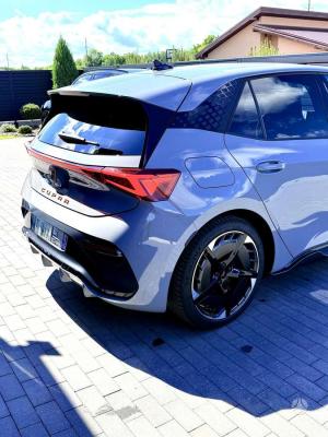 Pelēks Cupra Born 2025 Kauņa, ar dzinēja tilpumu 0.00 L un nobraukumu 16 tūkst. km par 32800 €, foto 18 vietnē AUTOMOTO.COM.LV