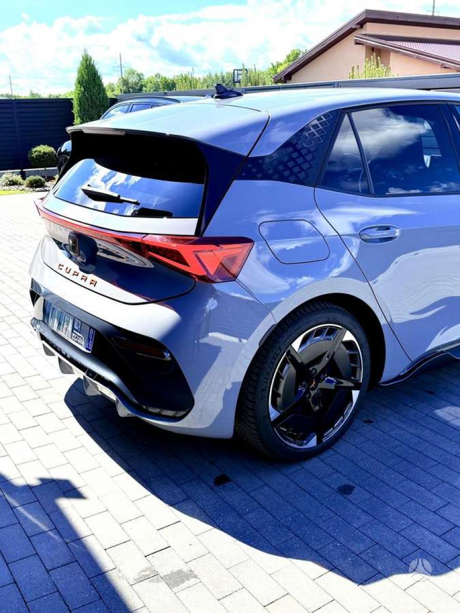 Pelēks Cupra Born 2025 Kauņa, ar dzinēja tilpumu 0.00 L un nobraukumu 16 tūkst. km par 32800 €, foto 18 vietnē AUTOMOTO.COM.LV