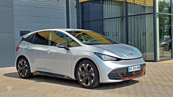 Серый Cupra Born 2025 в Вильнюс, объемом двигателя 0.00 л и пробегом 29 тыс. км за 29300 €, фото 2 на AUTOMOTO.COM.LV
