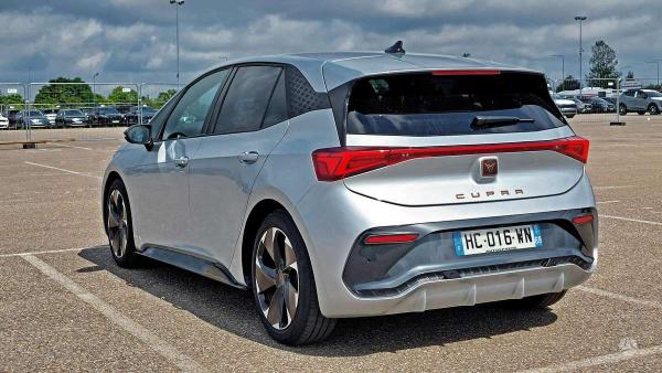 Серый Cupra Born 2025 в Вильнюс, объемом двигателя 0.00 л и пробегом 29 тыс. км за 29300 €, фото 5 на AUTOMOTO.COM.LV
