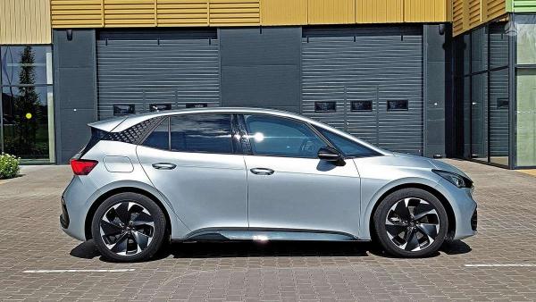 Pelēks Cupra Born 2025 Viļņa, ar dzinēja tilpumu 0.00 L un nobraukumu 29 tūkst. km par 29300 €, foto 10 vietnē AUTOMOTO.COM.LV