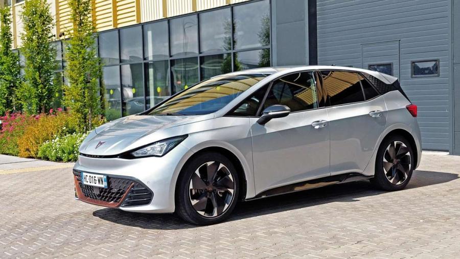 Pelēks Cupra Born 2025 Viļņa, ar dzinēja tilpumu 0.00 L un nobraukumu 29 tūkst. km par 29300 €, foto 12 vietnē AUTOMOTO.COM.LV