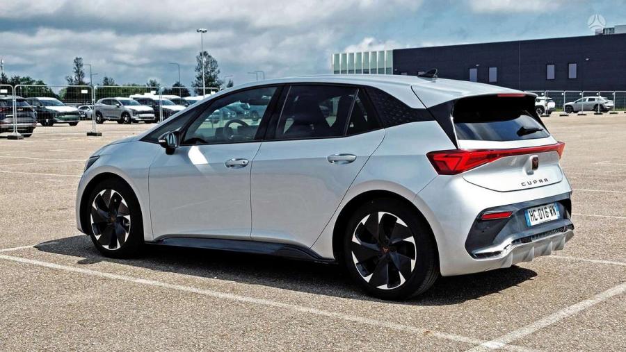 Pelēks Cupra Born 2025 Viļņa, ar dzinēja tilpumu 0.00 L un nobraukumu 29 tūkst. km par 29300 €, foto 13 vietnē AUTOMOTO.COM.LV