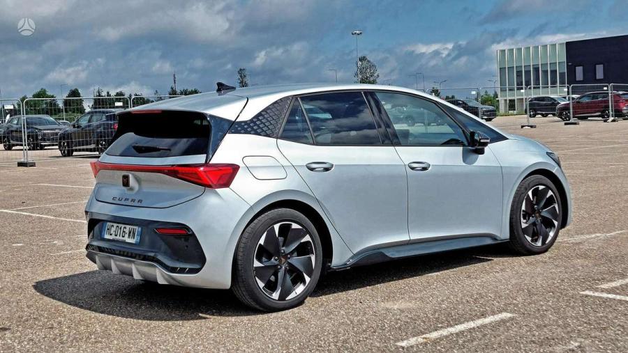 Pelēks Cupra Born 2025 Viļņa, ar dzinēja tilpumu 0.00 L un nobraukumu 29 tūkst. km par 29300 €, foto 14 vietnē AUTOMOTO.COM.LV