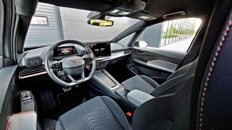 Pelēks Cupra Born 2025 Viļņa, ar dzinēja tilpumu 0.00 L un nobraukumu 29 tūkst. km par 29300 €, foto 20 vietnē AUTOMOTO.COM.LV