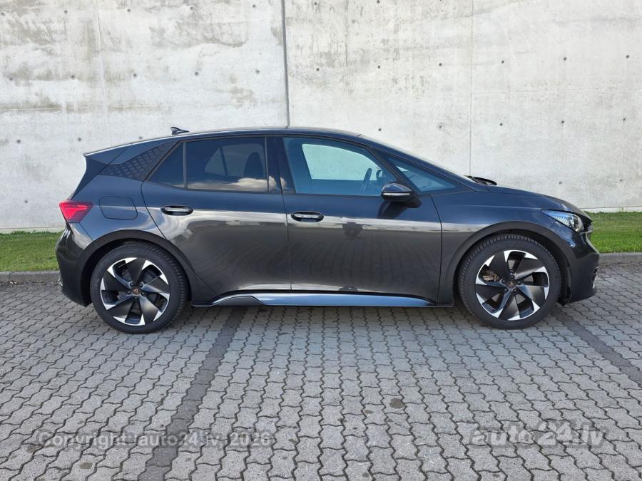 Серый Cupra Born 2023 в Вильянди, объемом двигателя 0.00 л и пробегом 128 тыс. км за 24700 €, фото 8 на AUTOMOTO.COM.LV