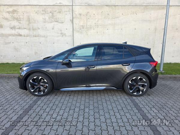 Серый Cupra Born 2023 в Вильянди, объемом двигателя 0.00 л и пробегом 128 тыс. км за 24700 €, фото 8 на AUTOMOTO.COM.LV