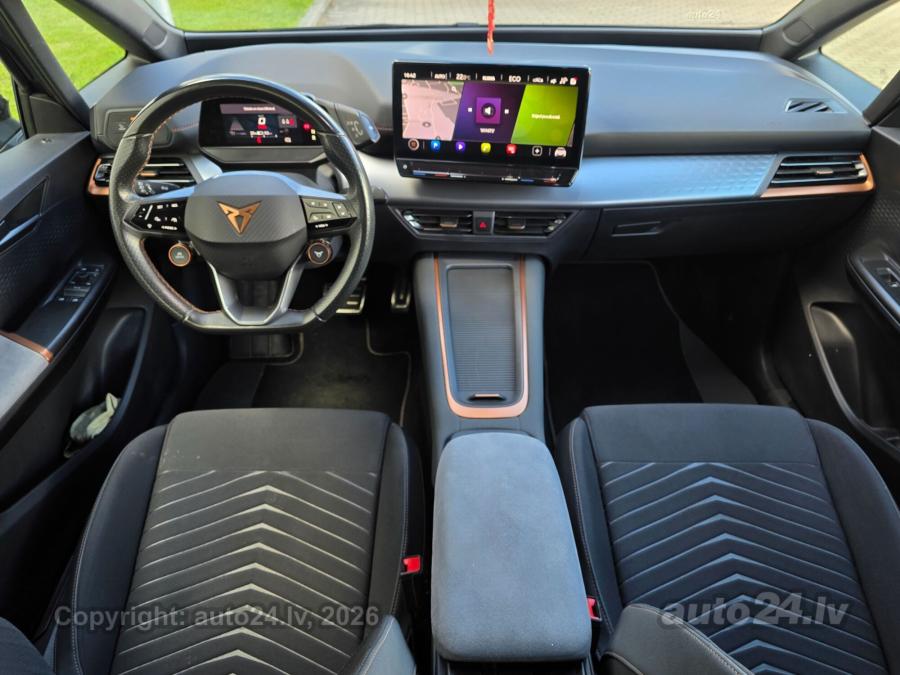 Серый Cupra Born 2023 в Вильянди, объемом двигателя 0.00 л и пробегом 128 тыс. км за 24700 €, фото 14 на AUTOMOTO.COM.LV