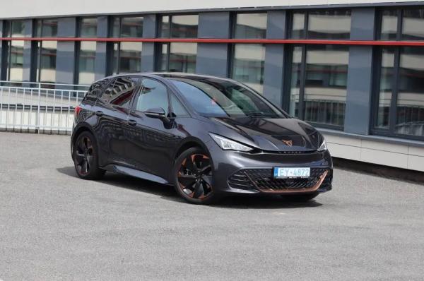 Cupra Born 2023 в Рига, объемом двигателя 0.00 л и пробегом 46 тыс. км за 27280 €, фото 1 на AUTOMOTO.COM.LV