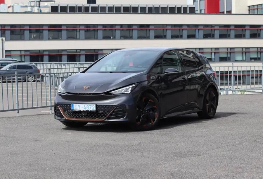 Cupra Born 2023 Rīga, ar dzinēja tilpumu 0.00 L un nobraukumu 46 tūkst. km par 27280 €, foto 4 vietnē AUTOMOTO.COM.LV