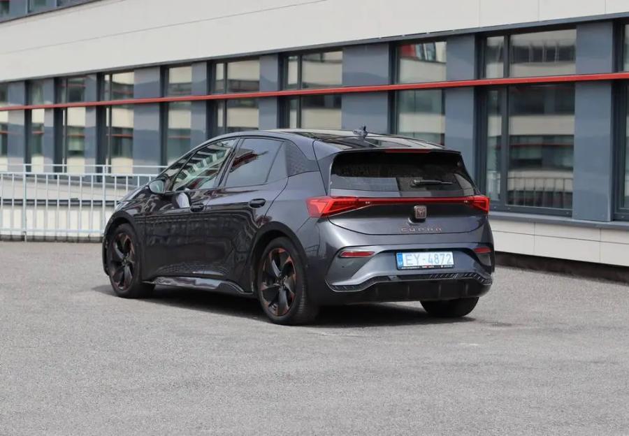 Cupra Born 2023 Rīga, ar dzinēja tilpumu 0.00 L un nobraukumu 46 tūkst. km par 27280 €, foto 5 vietnē AUTOMOTO.COM.LV