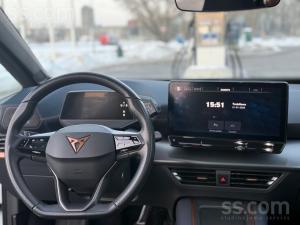 Белый Cupra Born 2022 в Рига, объемом двигателя 0.00 л и пробегом 35 тыс. км за 28900 €, фото 5 на AUTOMOTO.COM.LV