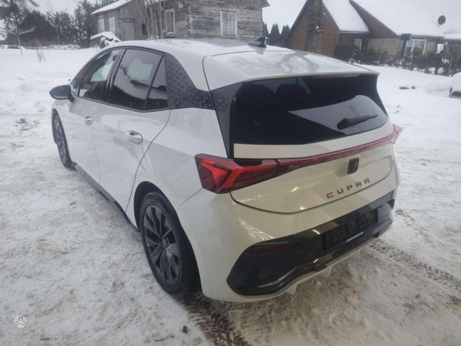 Balts Cupra Born 2022 Telšiai, ar dzinēja tilpumu 0.00 L un nobraukumu 50 tūkst. km par 9900 €, foto 5 vietnē AUTOMOTO.COM.LV