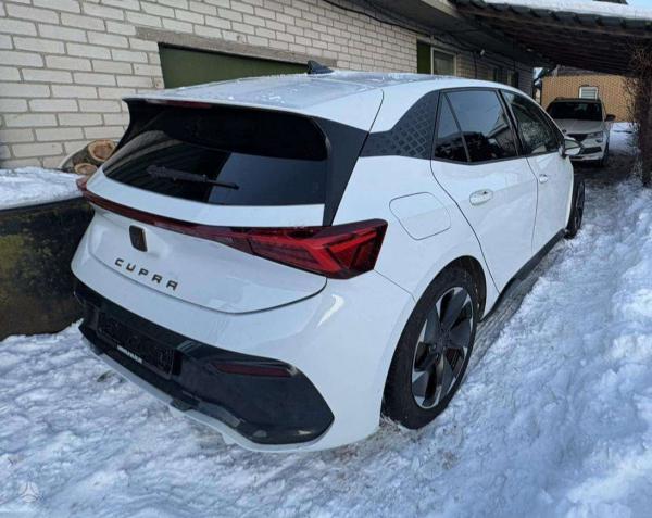 White Cupra Born 2022 in Kaunas, with an engine capacity of 0.00 L and mileage of 51 thousand km for 11700 €, photo 4 on AUTOMOTO.COM.LV