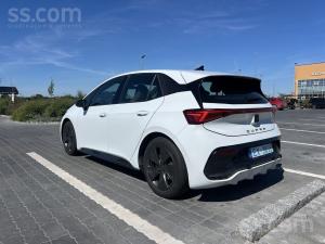 Белый Cupra Born 2022 в Елгава, объемом двигателя 0.00 л и пробегом 56 тыс. км за 22500 €, фото  на AUTOMOTO.COM.LV