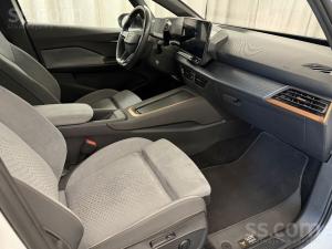 White Cupra Born 2023 in Riga, with an engine capacity of 0.00 L and mileage of 99 thousand km for 22990 €, photo 10 on AUTOMOTO.COM.LV