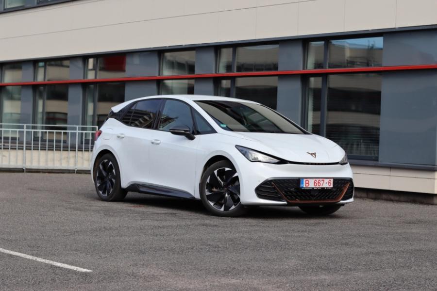 White Cupra Born 2024 in Riga, with an engine capacity of 0.00 L and mileage of 13 thousand km for 29980 €, photo 1 on AUTOMOTO.COM.LV