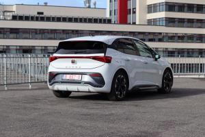 White Cupra Born 2024 in Riga, with an engine capacity of 0.00 L and mileage of 13 thousand km for 29980 €, photo 14 on AUTOMOTO.COM.LV