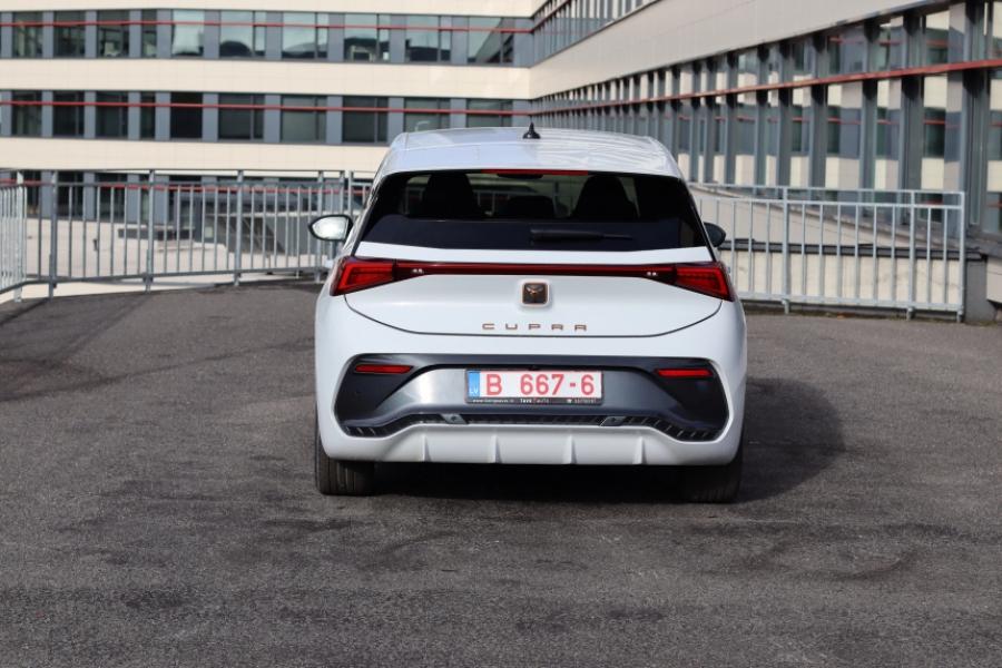 White Cupra Born 2024 in Riga, with an engine capacity of 0.00 L and mileage of 13 thousand km for 29980 €, photo 15 on AUTOMOTO.COM.LV