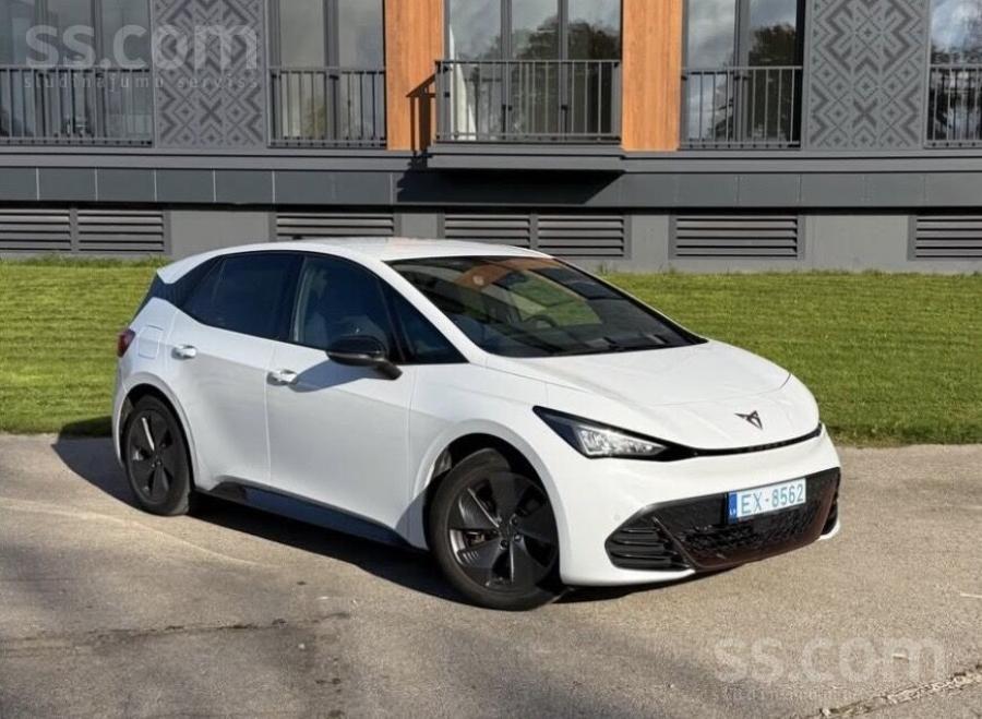 White Cupra Born 2024 in Riga, with an engine capacity of 0.00 L and mileage of 27 thousand km for 28900 €, photo 3 on AUTOMOTO.COM.LV