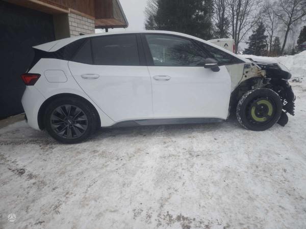 Balts Cupra Born 2022 Telšiai, ar dzinēja tilpumu 0.00 L un nobraukumu 50 tūkst. km par 9700 €, foto 6 vietnē AUTOMOTO.COM.LV