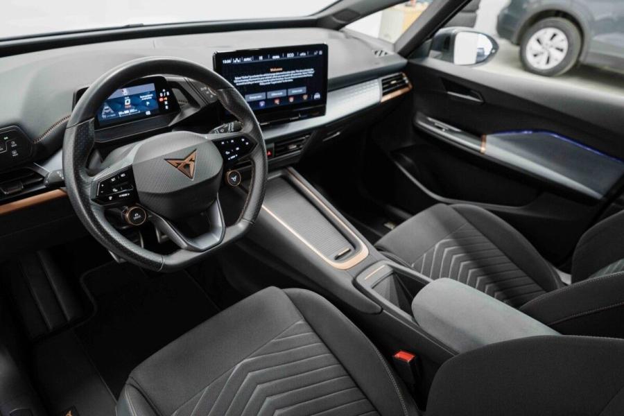 Белый Cupra Born 2022 в Таллин, объемом двигателя 0.10 л и пробегом 60 тыс. км за 27900 €, фото 9 на AUTOMOTO.COM.LV