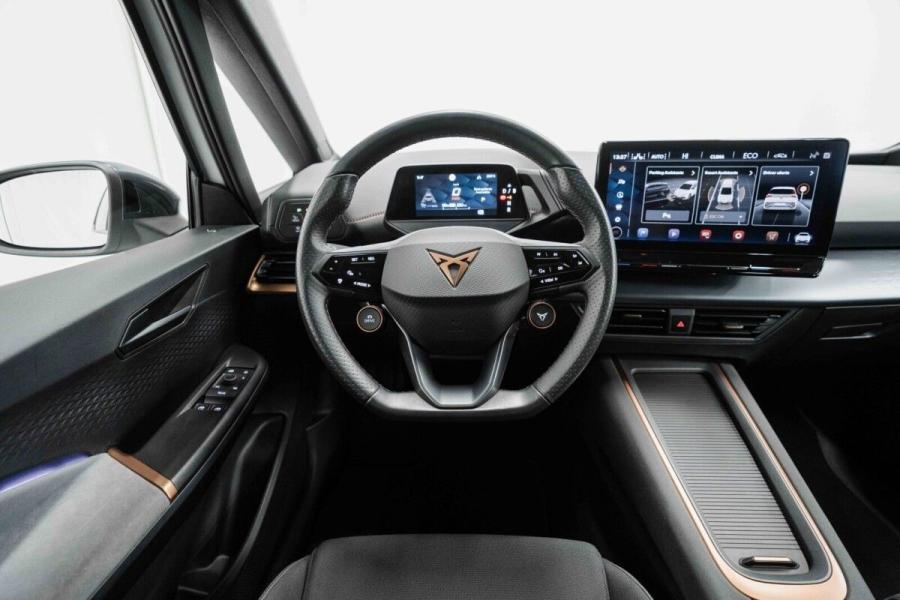 Белый Cupra Born 2022 в Таллин, объемом двигателя 0.10 л и пробегом 60 тыс. км за 27900 €, фото 11 на AUTOMOTO.COM.LV
